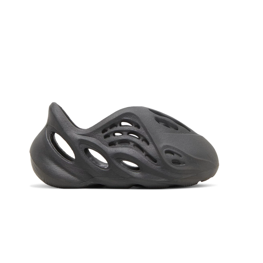 Yeezy Foam Runner - Futurystyczny design